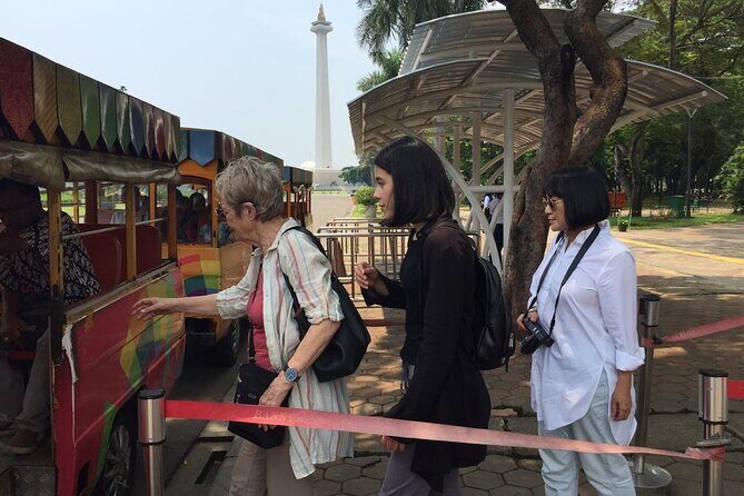 City Tour with Guide and lunch: Get to know Jakarta more closely - Practical Details and How to Make the Most of It