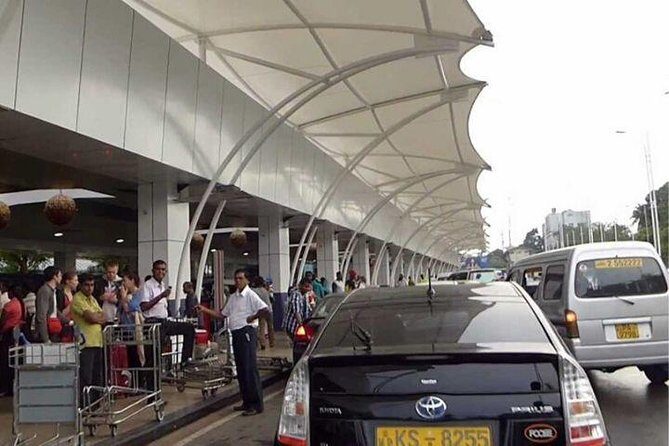 COLOMBO HOTEL Transfers - from Bandaranaike international airport - The Booking Experience and Price-Value Analysis