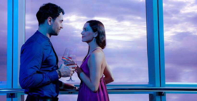 Colombo: Lotus Tower Celebration Dining Experience with Cake - What Makes This Experience Stand Out?