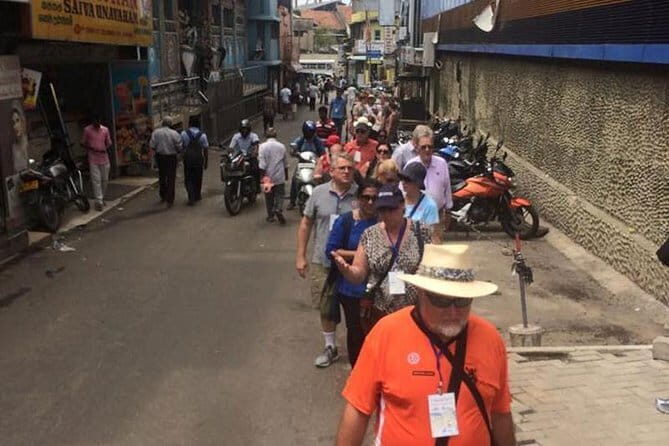 Colombo Walking Tour With Mark Forbs - Why This Tour Works Well