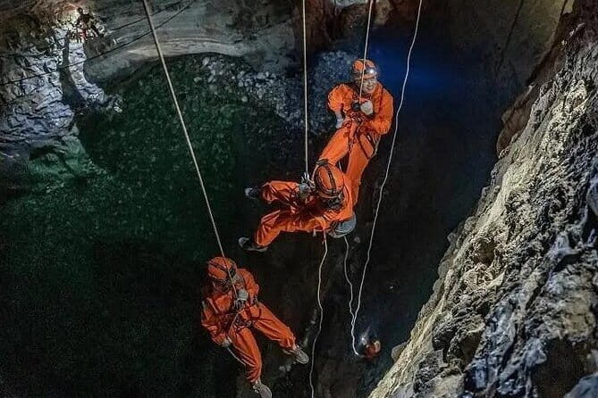 Comfortable Chartered Travel in Guizhou - Logistics and Practical Tips