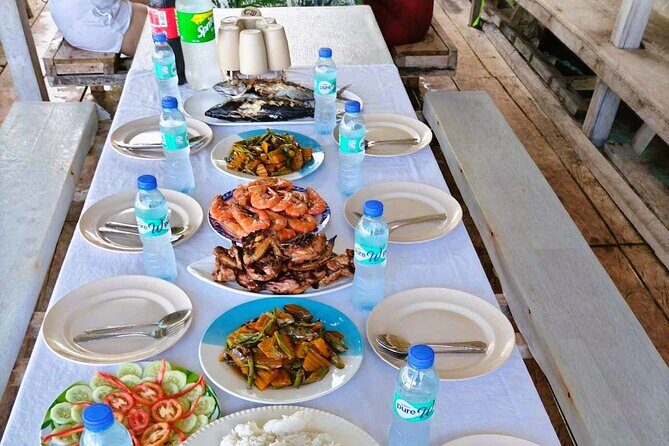 Coron Island Escapade Group Tour with Island Lunch - Considerations Based on Reviews and Itinerary