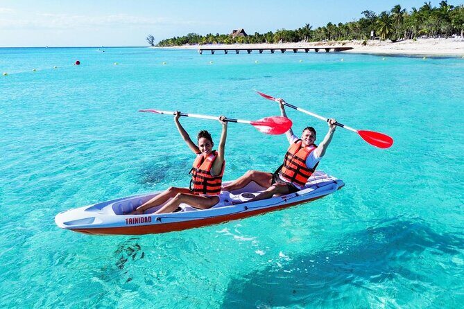 Cozumel Punta Langosta Bus Tour Experience - Beach Club Location & Atmosphere