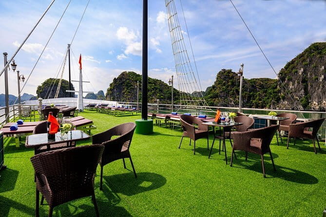 Daniel Cruise 2-day Explore Halong and Lan Ha Bay from Hanoi - Day 1: A Whirlwind of Scenery and Activities