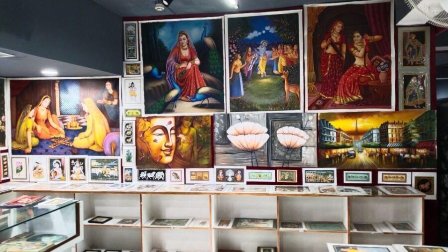 Delhi Exclusive Guided Shopping Tour in AC car and transfers - What Makes This Tour Special