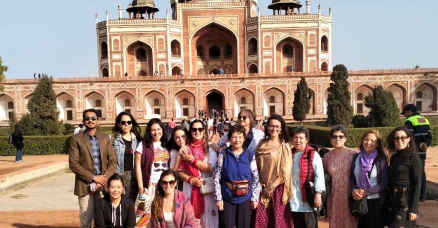 Delhi: Old and New Delhi Private Half-Day or Full-Day Tour - Practical Considerations and Tips