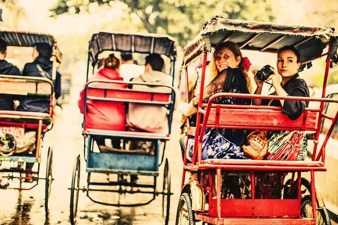 Delhi: Private Guided Shopping Tour with Transfers - A Closer Look at the Market Stops