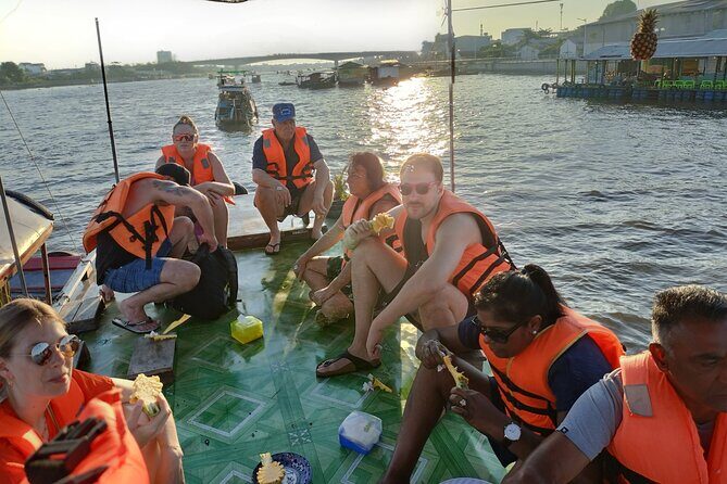 Deluxe Mekong Delta Tour to Floating Market 2 Days 1 Night Trip - Day Two: Floating Markets and Tributaries