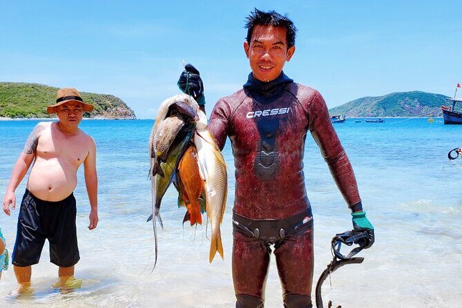 Deserted Island Tour and Fish Hunting in Nha Trang - Hon Mun Island: Snorkeling and Coral Viewing