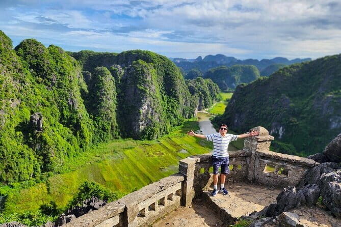 Discover Ninh Binh with a group of 11: Cycling, Lunch & Boat Tour - Practical Tips for Your Ninh Binh Day Trip