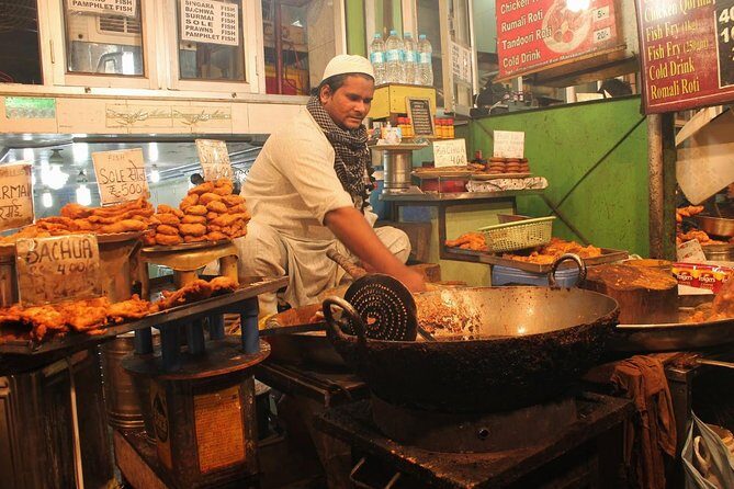 Discover Old Delhi: 4-Hour Evening Walking Tour includes Guide & Dinner - A Deep Dive into the Experience
