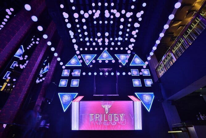 Discover the vibrant nightlife in Mumbai, India - What Sets This Tour Apart?