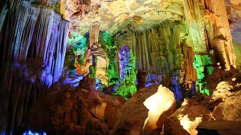 Dong Hoi: Explore Paradise Cave & Phong Nha Cave with Lunch - Arrival at Paradise Cave: The Limestone Marvel