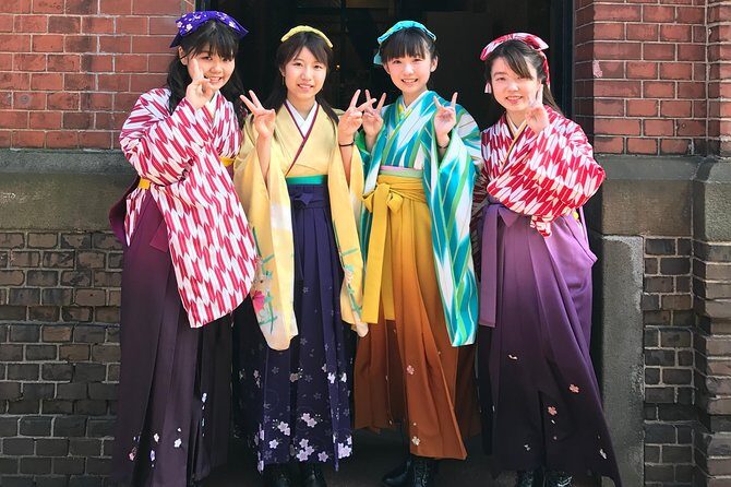 Dress Up High-Quality Hakama Kimono and 30-min Rickshaw Tour - Who Should Consider This Tour?