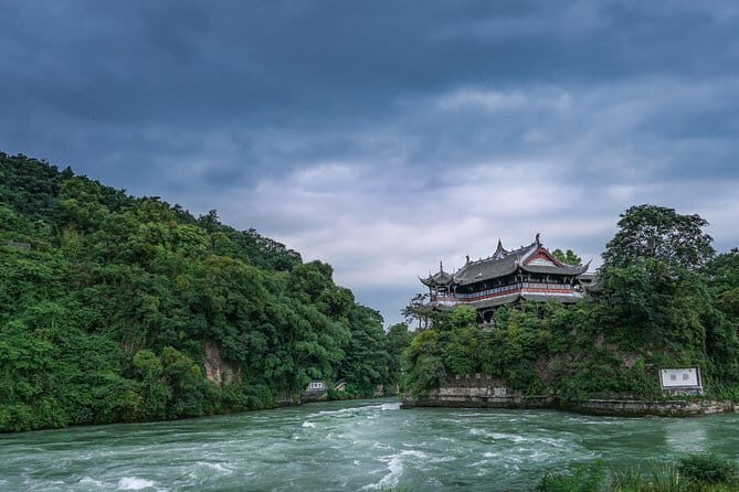 Dujiangyan Irrigation system and Sanxingdui Chinese "pyramid" museum Day-Trip - Who Will Love This Tour?