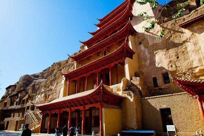 Dunhuang Private Day Tour Mogao Grottoes, Singing Dunes and Crescent Moon Spring - Who Will Love This Tour?