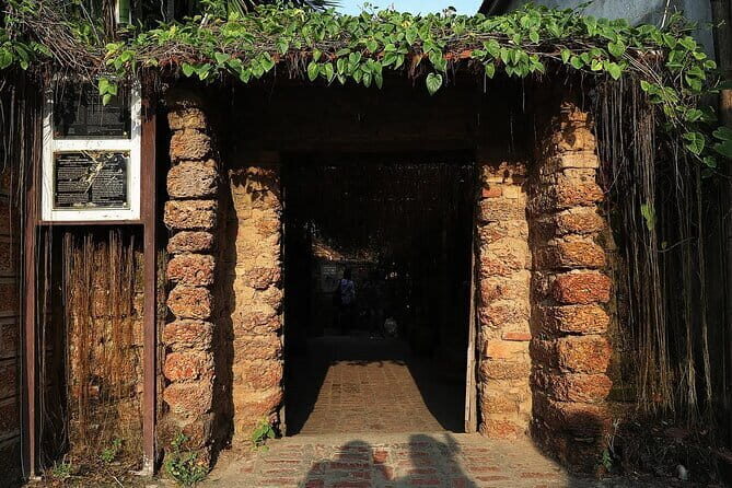 Duong Lam Ancient Village & Thay Pagoda Private Cultural Day Trip - Crafting at Son Dong Sculpture Village