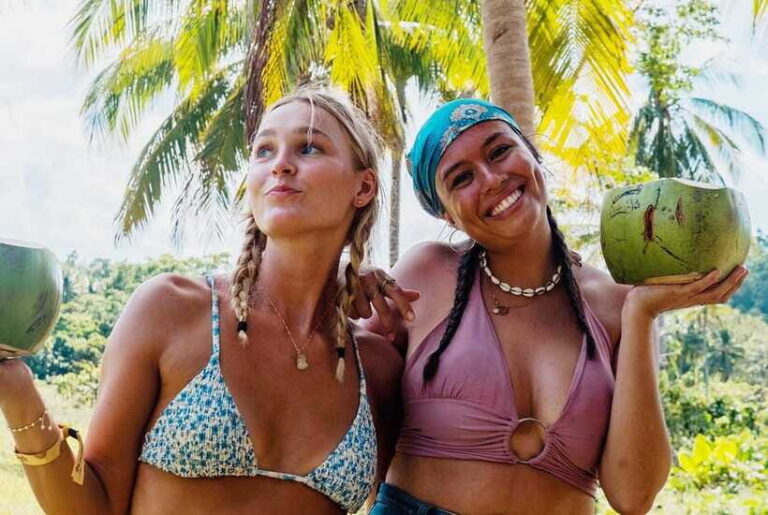 El Nido: Jeepney Adventure Tour with Lunch - Riding the Jeepney: The Local Vibe