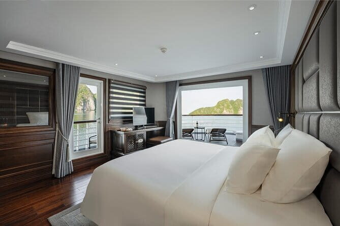 Era Cruise 2-day Explore Halong Bay and Lan Ha Bay from Hanoi - Day 2: Dawn, Discovery, and Return to Hanoi