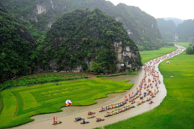 Explore Hoa Lu, Tam Coc/Trang An, and Mua Cave in a full-day tour - How These Details Matter for You