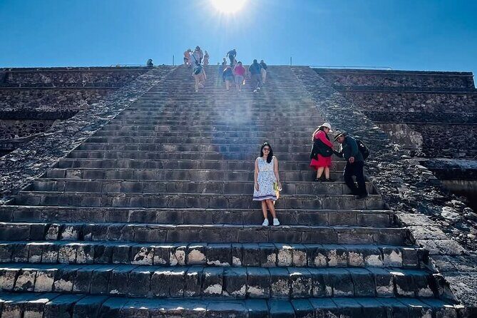 Explore Living History Teotihuacan and the Basilica of Guadalupe - Including transportation and extras