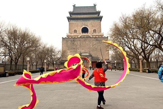 Explore the Hutongs at Houhai Lake area with the imperial afternoon Tea. - Key Points