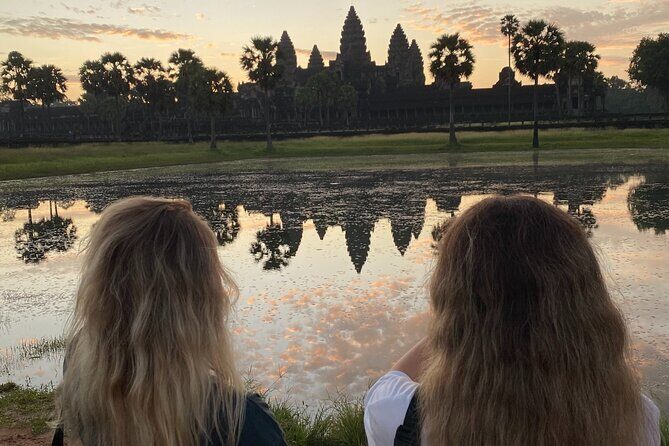 Exploring Angkor Wat highlight with Sunrise Tour-Small Group - What the Reviews Say