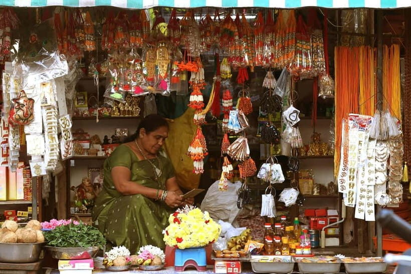 Exploring Chennai Bustling Markets: Guided Tour by Foot - The Highlights and Not-So-Highlights