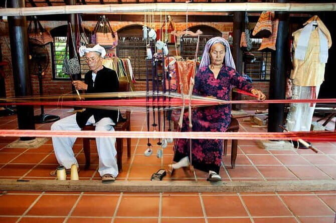 Exploring Hoi An Half-Day Silk Cloth Producing Process Tour - Arrival and Initial Impressions