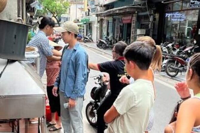 Exploring Vegan Street Food & Stories of Hanoi - Detailed Breakdown of the Itinerary