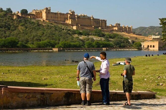 Four-Day Luxury Golden Triangle Tour to Agra & Jaipur From Delhi - What Makes This Tour Stand Out?