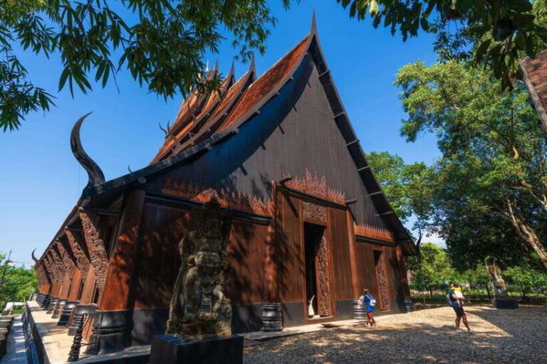 From Chiang Mai > Chiang Rai White & Blue Temple+Black House - The Practicalities and Value