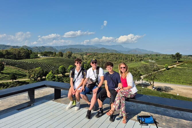 From Chiang Rai: 7 wonder Full-Day Tour and Thai Buffet lunch - Baan Dam Museum (Black House)