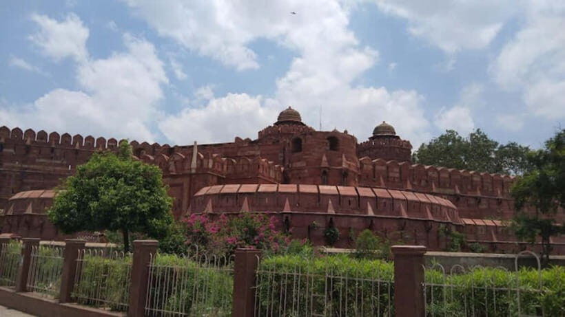 From Delhi: Agra Private Tour with Fast Entry to Taj mahal - Arriving in Agra: The Taj Mahal Experience