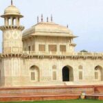 From Delhi: Taj Mahal & Agra Tour by Gatimaan Express Train - Delving into Agra’s Other Treasures