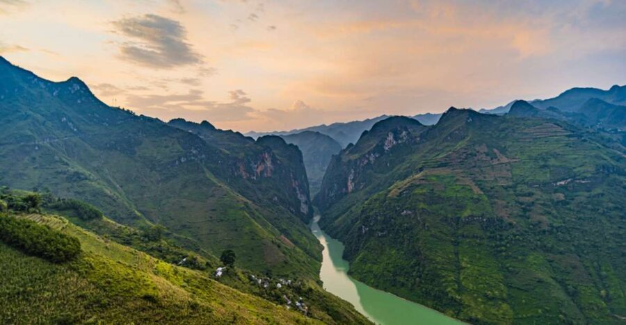 From Hanoi: 4-Day Panorama Of Ha Giang Loop Private Tour - Day 2: From Quan Ba to Dong Van