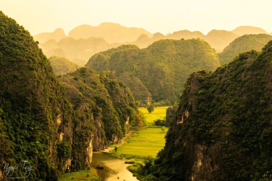 From Hanoi: Hoa Lu, Hang Mua Hike, Tam Coc Boat, and Lunch - Discovering Hoa Lu: The Heart of Vietnam’s Ancient Capital