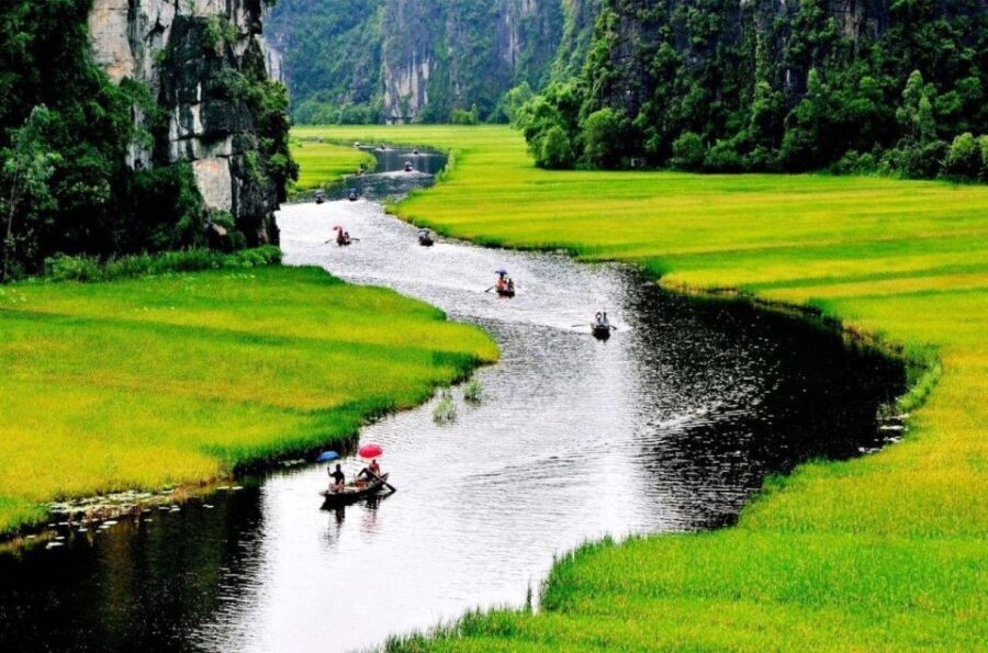 From Hanoi: Ninh Binh Express 1 Day Trip - First Stop: Hoa Lu Ancient Capital