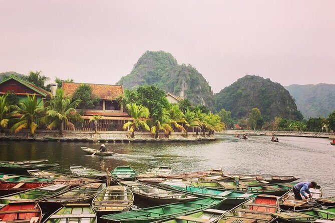 From Hanoi: Tam Coc, Hoa Lu and Mua Caves Full-Day Trip - Visiting Hoa Lu: The Ancient Capital