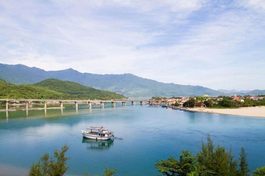 From Hue: Bus Transfer to Hoi An with Sightseeing Stops - Why Choose This Tour?
