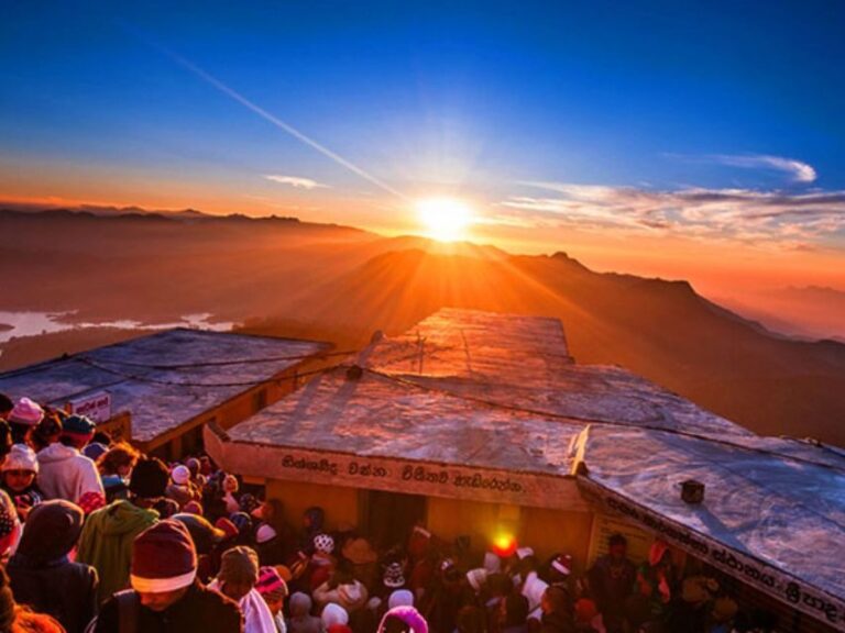 From Kandy: Adams Peak Trekking & Epic Guided Hike