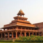 From New Delhi: Taj Mahal Sunrise Tour with Fatehpur Sikri - Discovering Mughal Treasures: What the Tour Offers