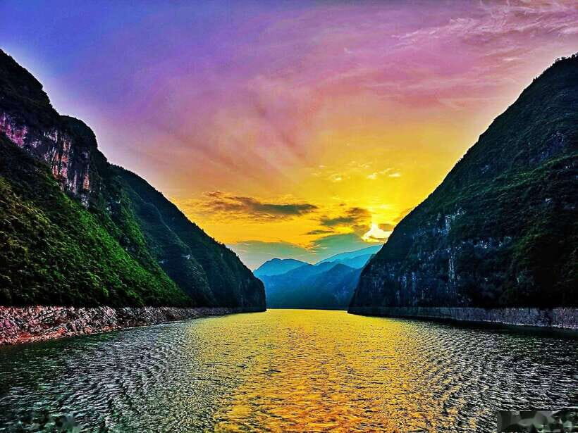 From Shanghai: 10-Day Tour to Chongqing, Zhangjiajie & More - Transitioning to Chongqing and the Yangtze River