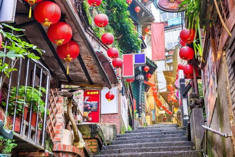 From Taipei: Shifen, Jiufen, and Yehliu Guided Day Trip - An In-Depth Look at the Tour
