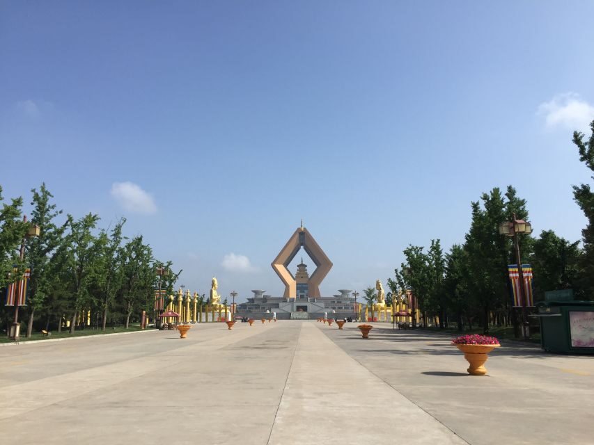 From Xi'an: Day Trip to Famen Temple & Qian Mausoleum - Discovering Famen Temple and Its Relics
