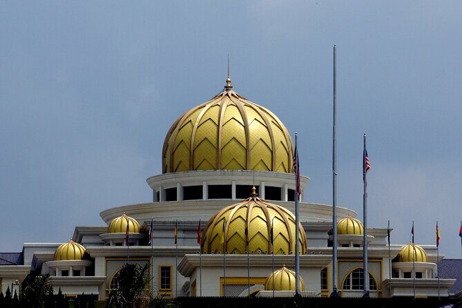 Full Day Kuala Lumpur City Tour with Petronas Twin Tower Tickets - Practical Details and Value