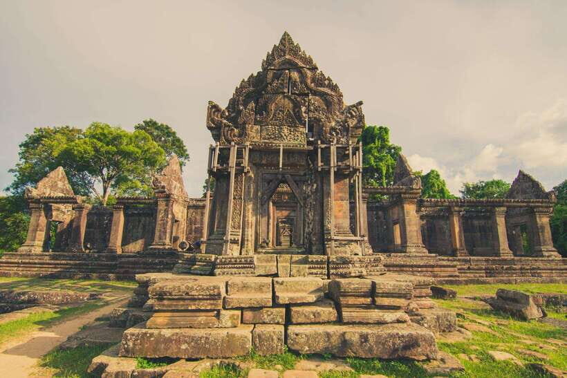 Full-Day Preah Vihear, Koh Ker and Beng Mealea Private Tour - Visiting Preah Vihear: The Cliff-Top Wonder