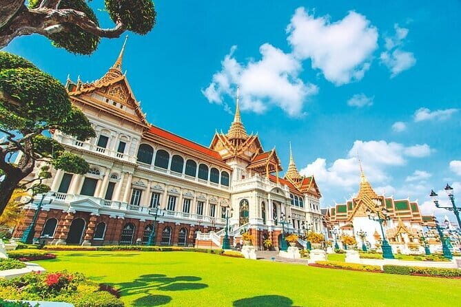 Full-Day Private Royal Grand Palace and Temples Tour - Why the Private Tour Format Matters