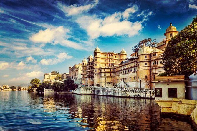 Full Day Sightseeing Tour In Udaipur By Car - Unique Museums and Gardens