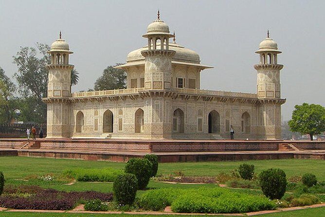 Full Day Taj Mahal Tour by Gatimaan Express Train - What Makes This Tour Stand Out